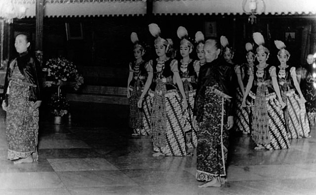 Central Javanese Court Dances | Asian Traditional Theatre & Dance